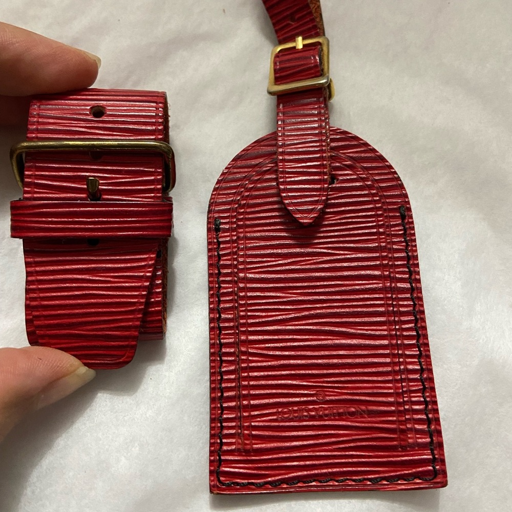 Authentic Louis Vuitton Name Tag & Poignet - Gem